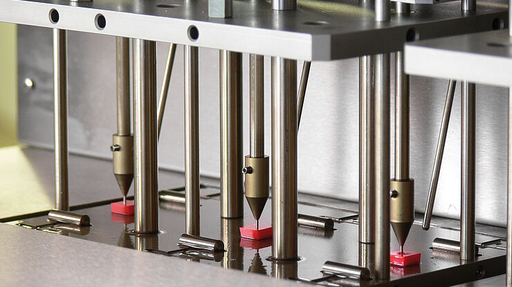 塑膠管材的維卡軟化溫度 | ZwickRoell