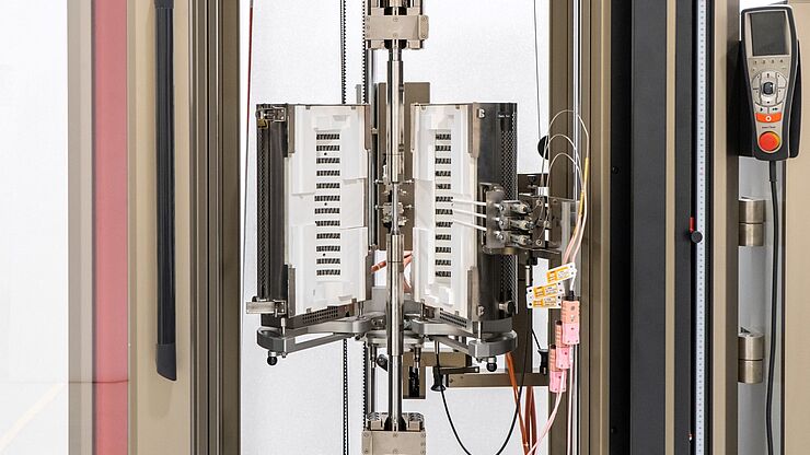ASTM E21: Tensile test on metals at elevated temperature | ZwickRoell