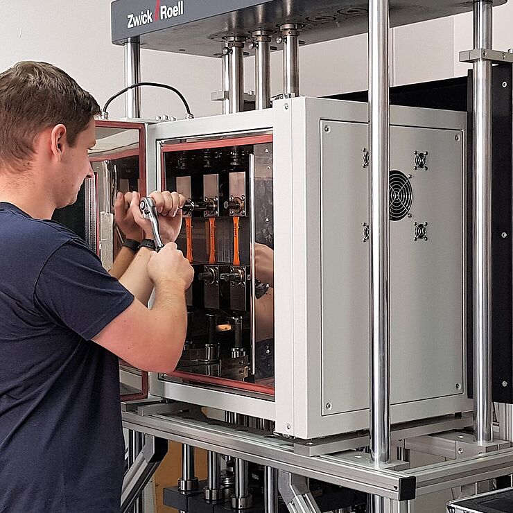 Plastics Testing | ZwickRoell