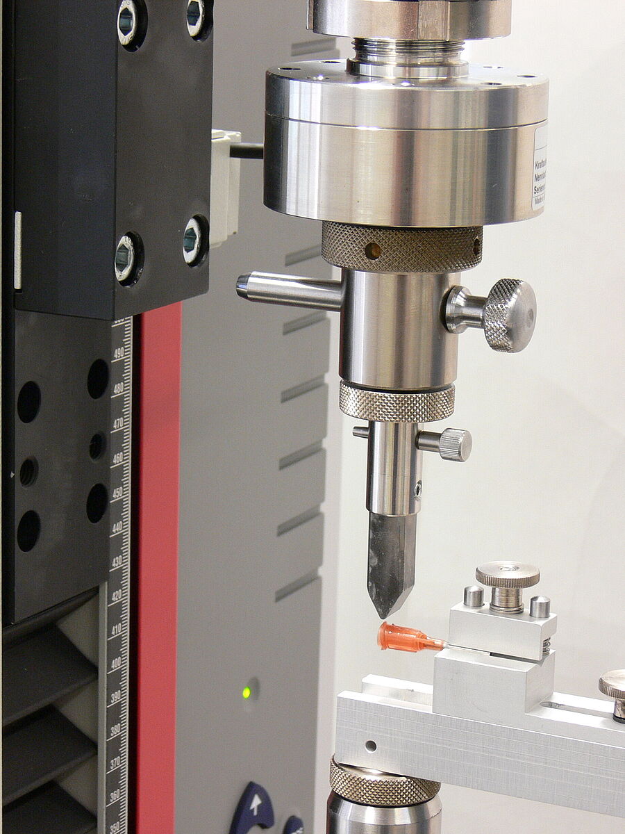 Flexure test on guide wires, catheters, and tubing | ZwickRoell