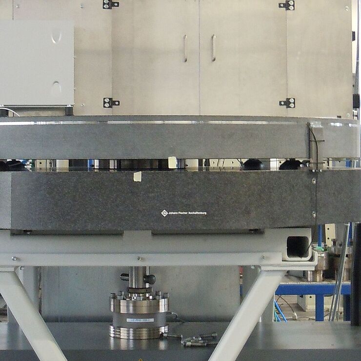 Biaxial / triaxial testing machines | ZwickRoell