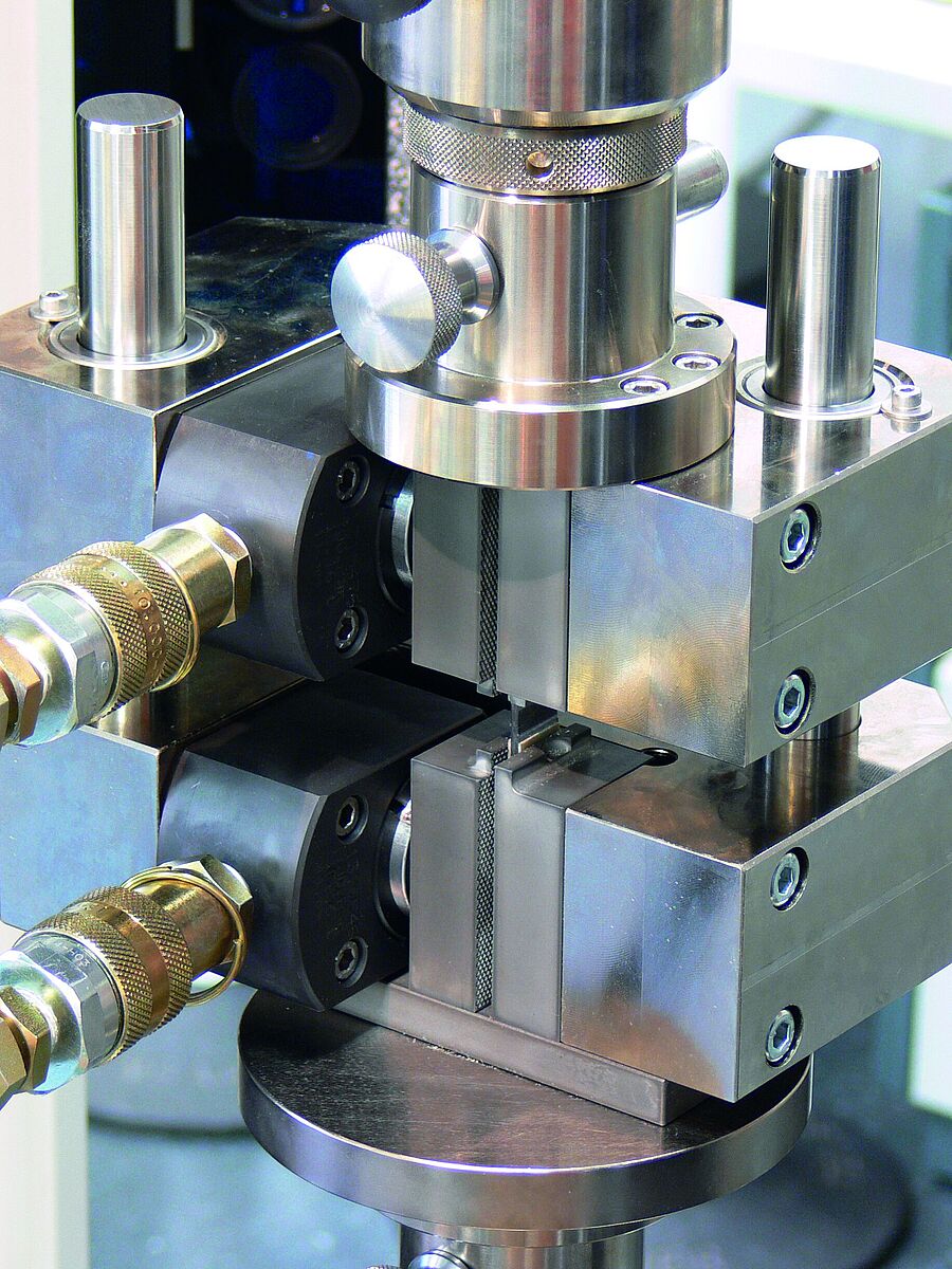 ASTM D6641: Combined loading compression (CLC) | ZwickRoell