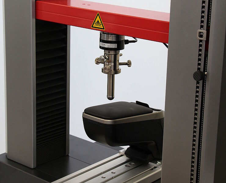 Seat Testing in the Automotive Industry | ZwickRoell