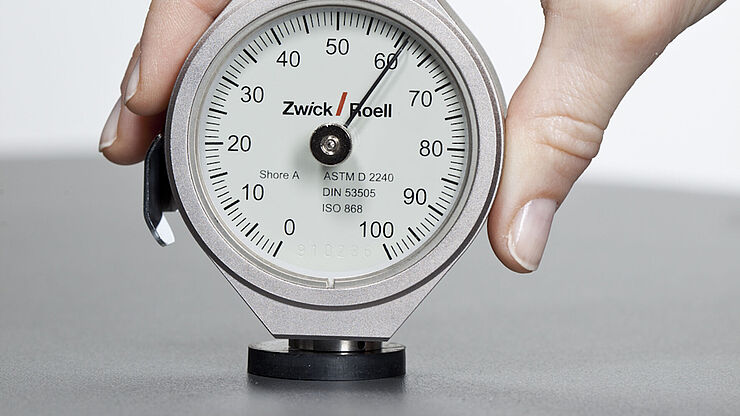 Dureza Shore / Dureza durométrica: ASTM D2240 | ISO 48-4 | ZwickRoell