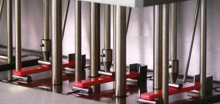 ISO 306、ASTM D1525、ISO 75、ASTM D648のHDTとVicatの決定 | ZwickRoell