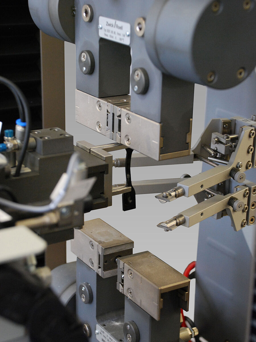 ASTM D412 Tensile test rubber & elastomers | ZwickRoell