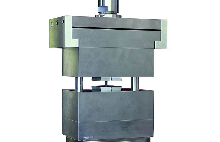 CAI test: compression after impact | ZwickRoell