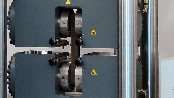 ISO 148-1: Kerbschlagbiegeversuch Metall nach Charpy | ZwickRoell
