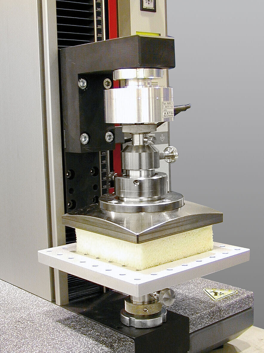 Dureza por compressão ISO 3386, ASTM D 3574-C | ZwickRoell