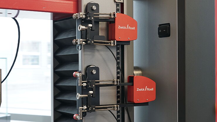 Clip-on extensometers | ZwickRoell