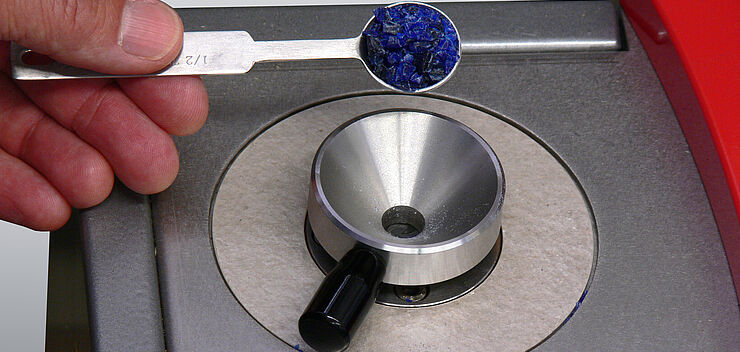 ISO 1133: Melt flow index (MFI) plastics | ZwickRoell