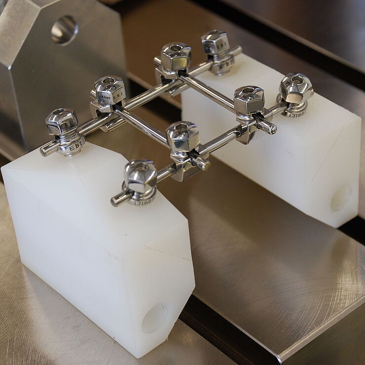 Testing of spinal implants to ISO 12189-8 and ASTM F1717 in a ...