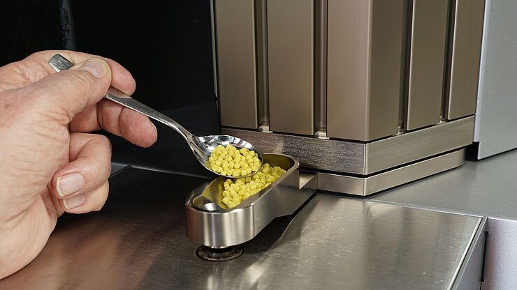 ISO 1133: Melt flow index (MFI) plastics | ZwickRoell