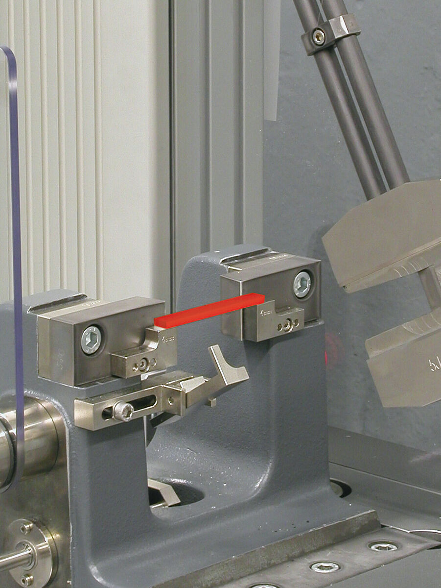 Impact test on plastic pipes | ZwickRoell