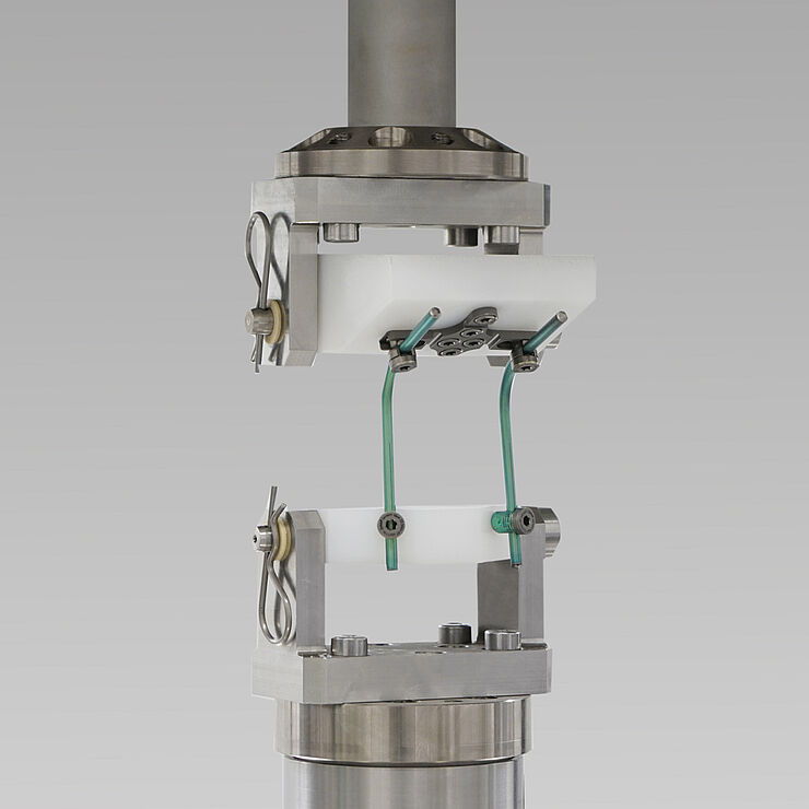 ASTM F1717, ASTM F2706, ISO 12189: testing of spinal implants | ZwickRoell