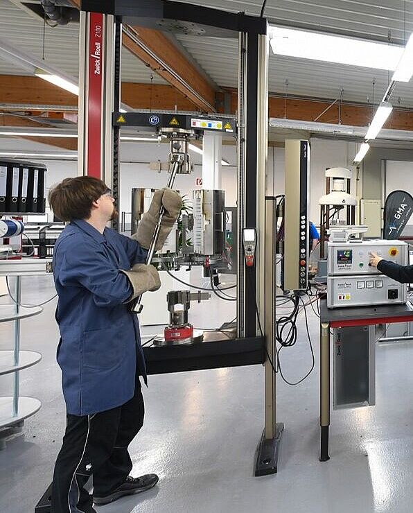 High-temperature testing systems | ZwickRoell