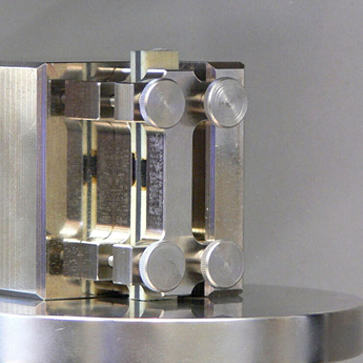 ASTM D695: Compression test plastics & composites | ZwickRoell