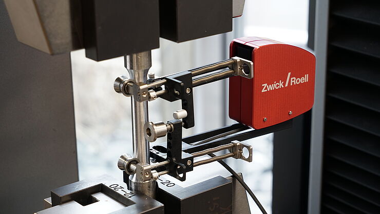 Clip-On Extensometer | ZwickRoell