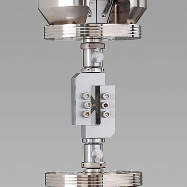 V-Kerb Scherversuche / V-notch shear tests mit ZwickRoell | ZwickRoell