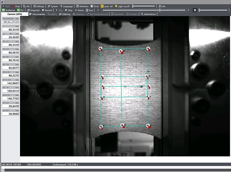 Video extensometer - mark-free measurement and more | ZwickRoell