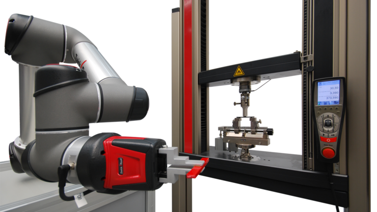 Robotic testing system roboTest L: tensile and flexure tests | ZwickRoell