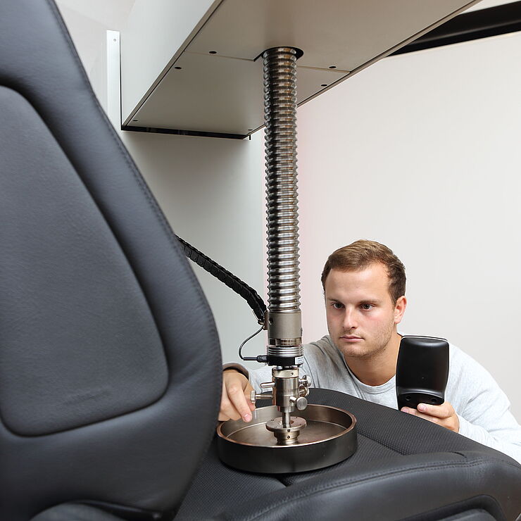 Testing of seats and interior components | ZwickRoell