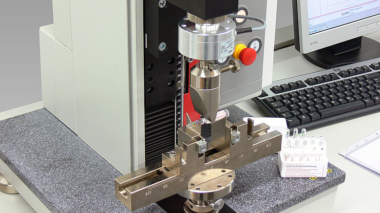 3-Point flexure test on snapoff ampoules | ZwickRoell
