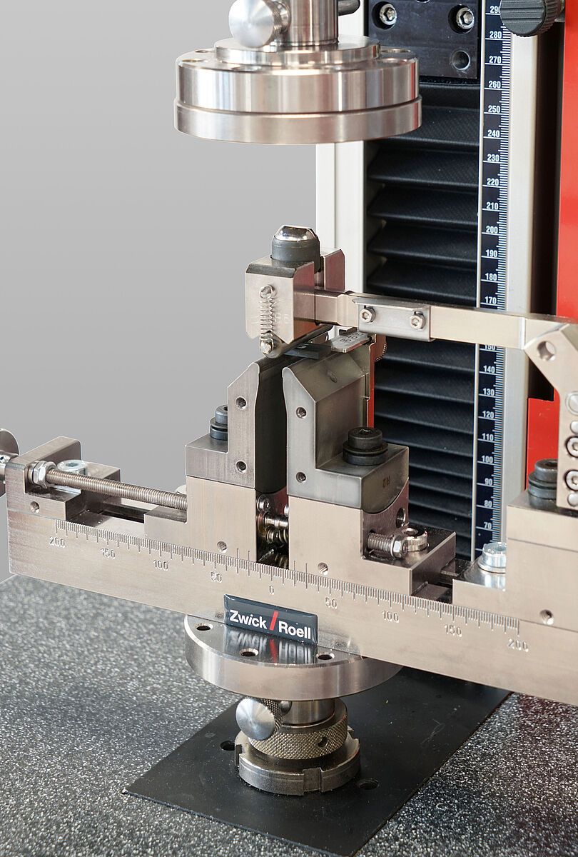 Interlaminar shear strength (ILSS) ASTM D2344 | ZwickRoell