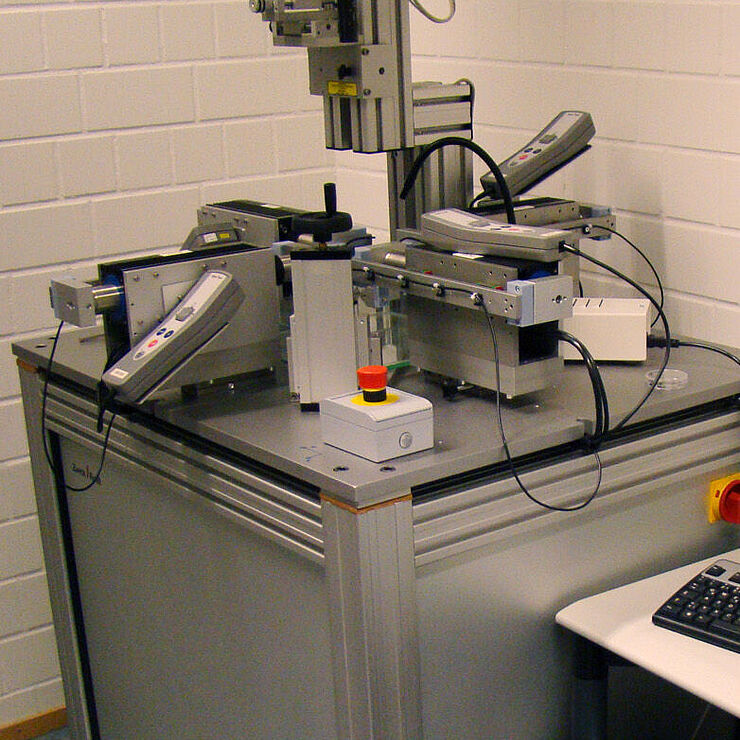 Biaxial / triaxial testing machines | ZwickRoell