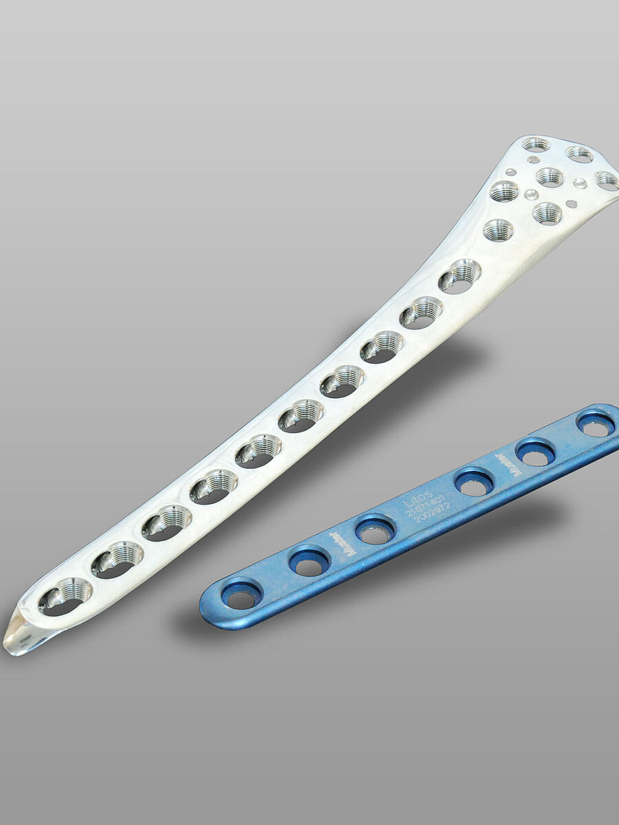 ASTM F382 및 ISO 9585에 따른 골 플레이트 시험 | ZwickRoell