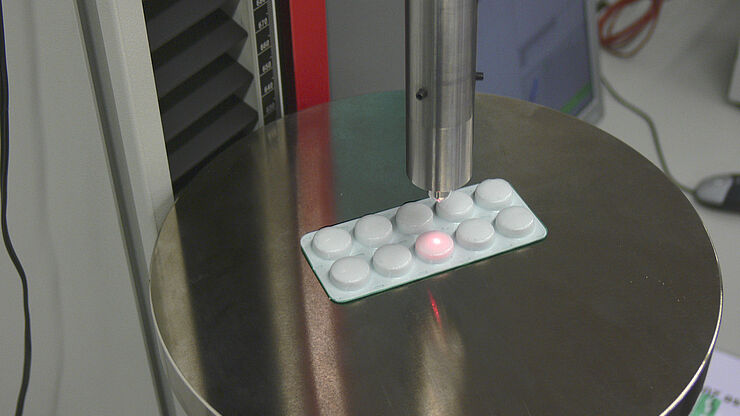 Testing of Blister Packaging | ZwickRoell