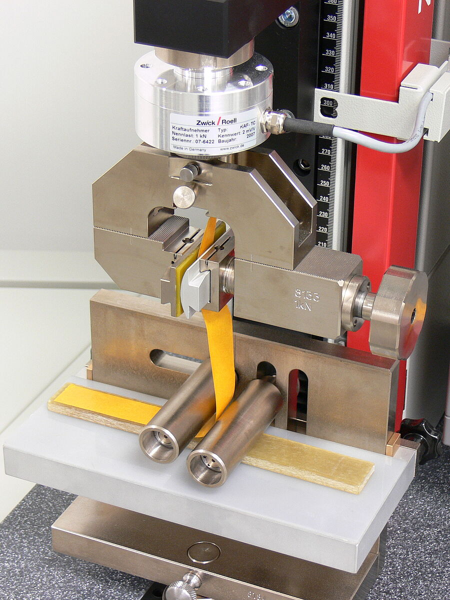 Tear growth, peel, and adhesion characteristics of films and sheets | ZwickRoell