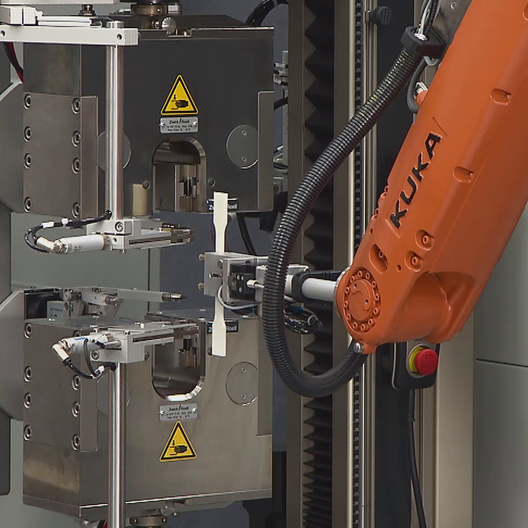 Robotic testing system roboTest R: tensile and flexure tests | ZwickRoell