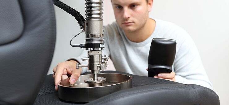 ASTM D3574 flexible foam testing | ZwickRoell