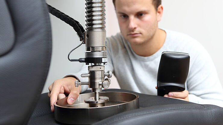 Testing of seats and interior components | ZwickRoell