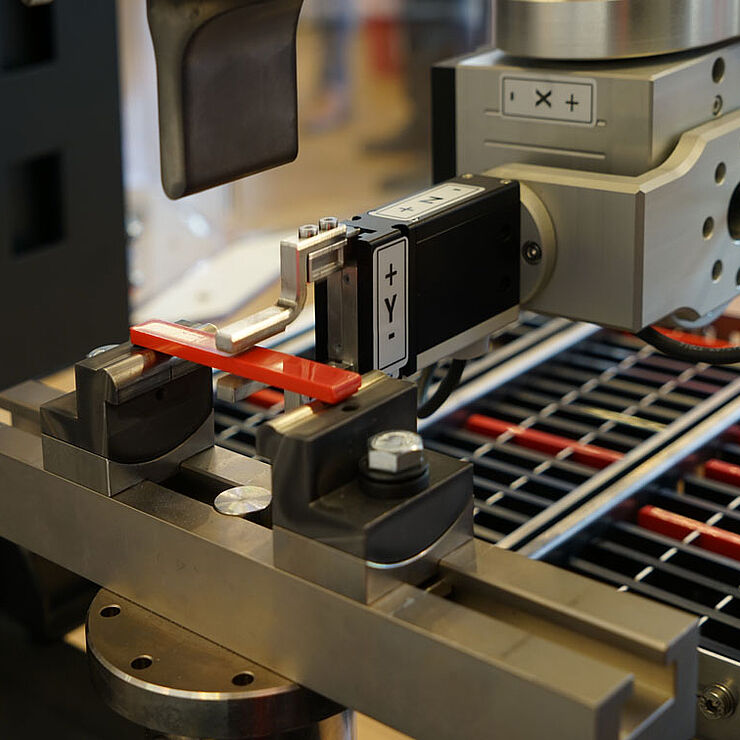 Automotive Testing - Testing for the automotive industry | ZwickRoell