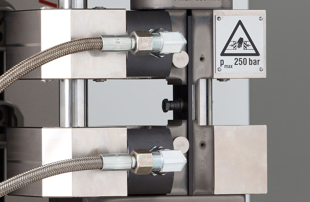 ASTM D6641: Combined Loading Compression CLC | ZwickRoell