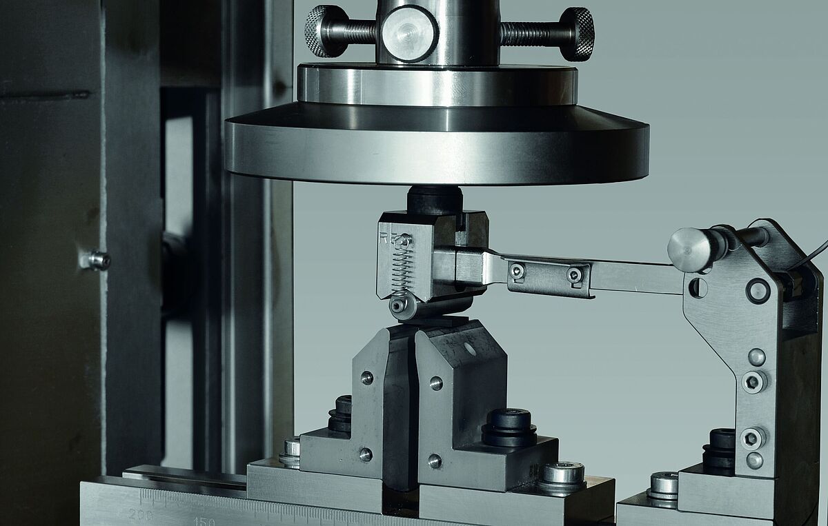 Interlaminar shear strength ILSS | ZwickRoell