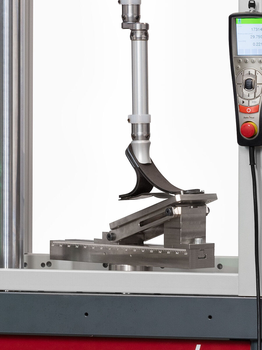 Dynamic cyclic test methods for composites | ZwickRoell