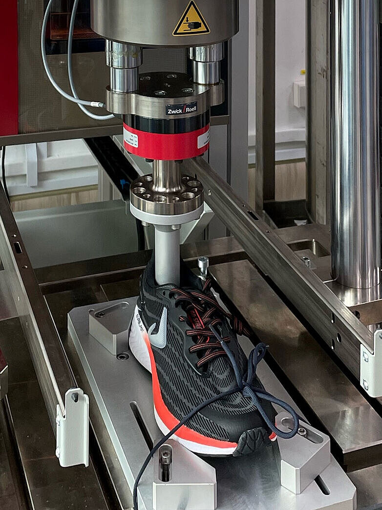Fatigue Testing on Shoe Soles | ZwickRoell