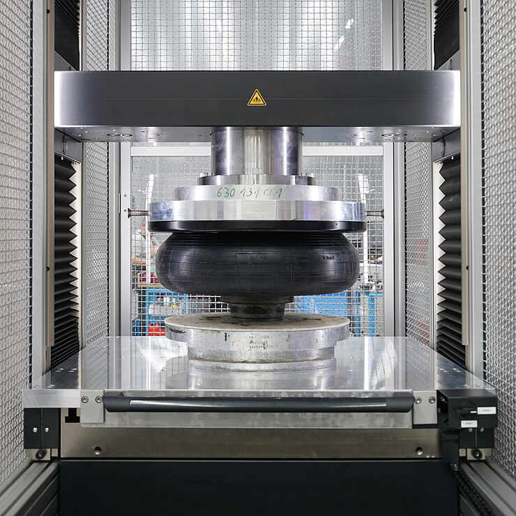 Spring testing machines & spring testing | ZwickRoell