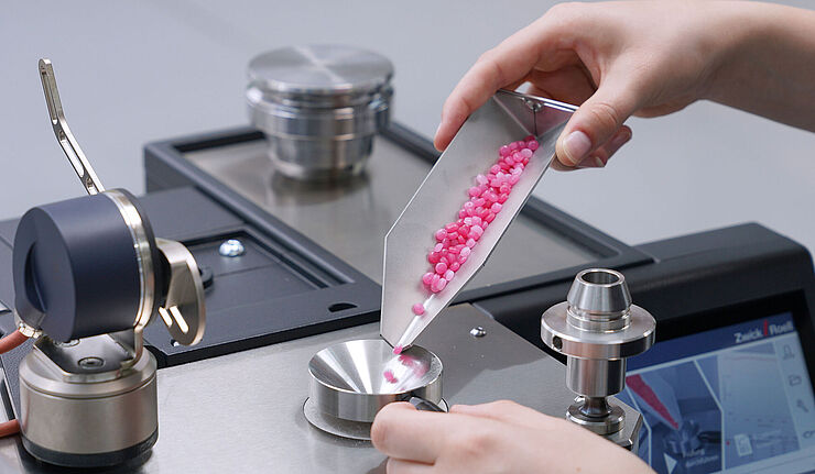 Heat deflection temperature | ASTM D648 | ISO 75 | ZwickRoell