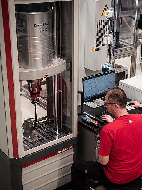 Servohydraulic testing machines | ZwickRoell