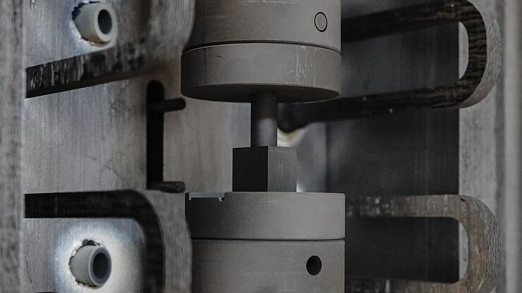 Ultra-high temperature testing on CMCs up to +2,000 °C in vacuum and ...