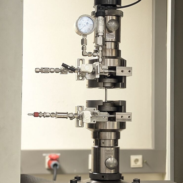 ASTM E1681: Ensaio KIH em metal | ZwickRoell