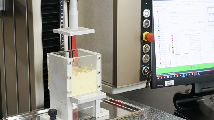 Texture analysis of food | ZwickRoell
