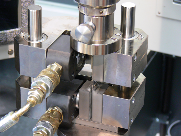 ISO 14126 | ASTM D3410: Composite Druckversuch | ZwickRoell