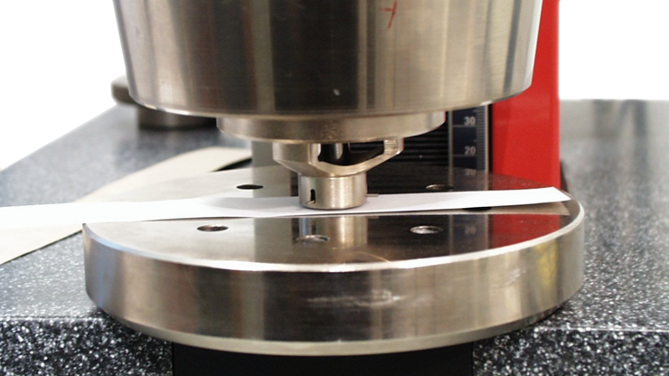 Penentuan kompresibilitas kertas | ZwickRoell