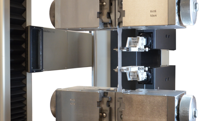 Determination of r-values to ISO 10113 and ASTM E517 | ZwickRoell
