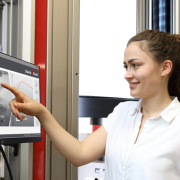 Extensometer Calibration - key factors | ZwickRoell